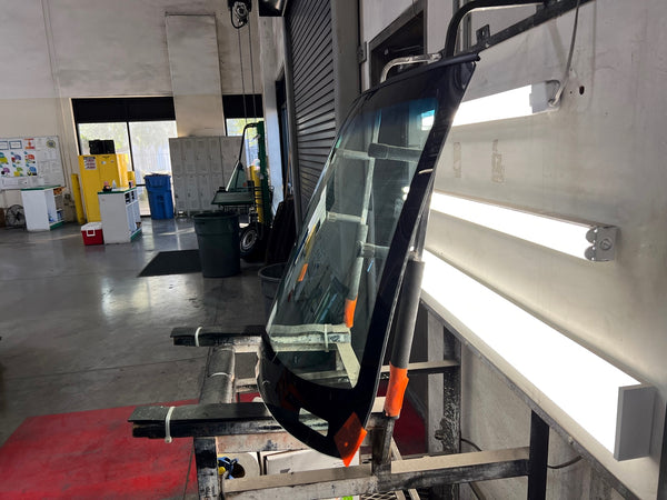 2003-06 CHEVY SSR WINDSHIELD (In Stock Aug 2024)